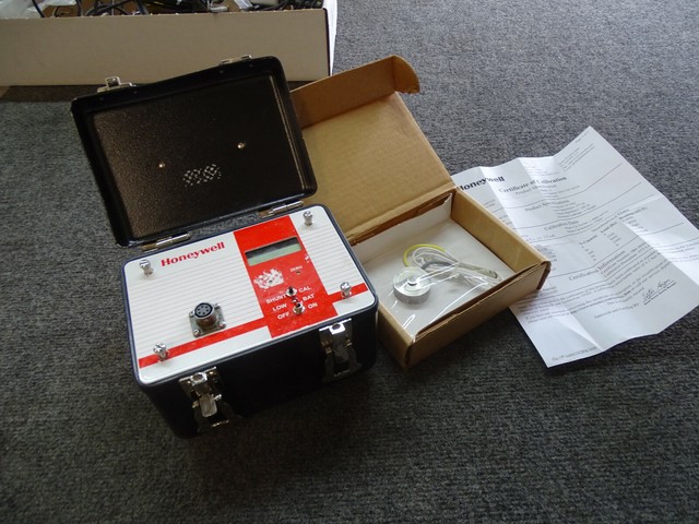 Honeywell Load Cell Indicator & Sensotec Model 53 Sensor 5K Load Cell w ...