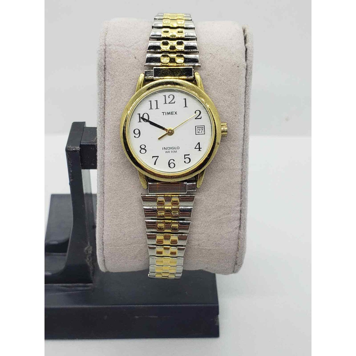 Women's Timex Indiglo watch. Gold bevel Calendar on watch Women's Timex Indiglo watch. Gold bevel Calendar on watch