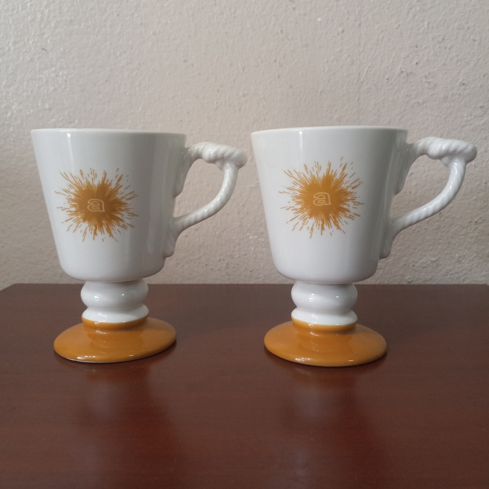 Vintage Set of 2 Americana Hotel New York Coffee Pedestal Mugs Knot ...