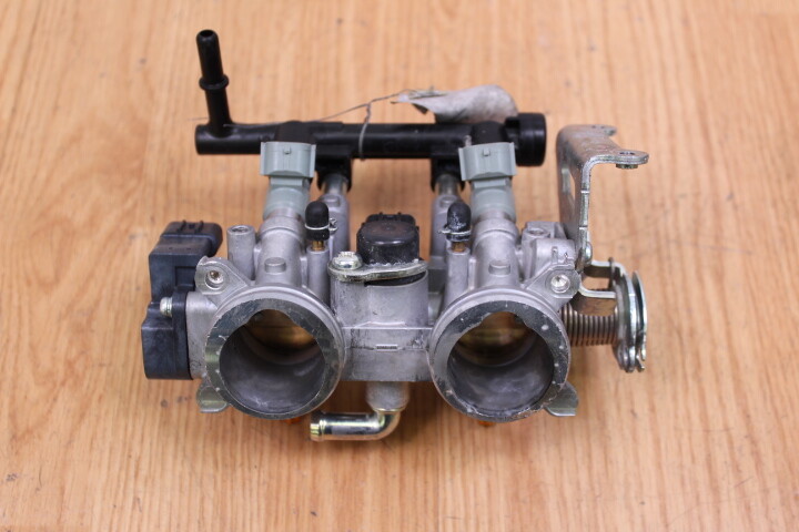 2017 YAMAHA YZF R3 Throttle Bodies Stamped 2MS100E716 | eBay