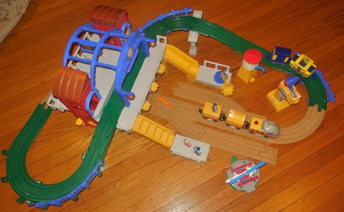 FISHER PRICE GEOTRAX GRAND CENTRAL STATION BUILDING RAILROAD AERO TRAIN ...