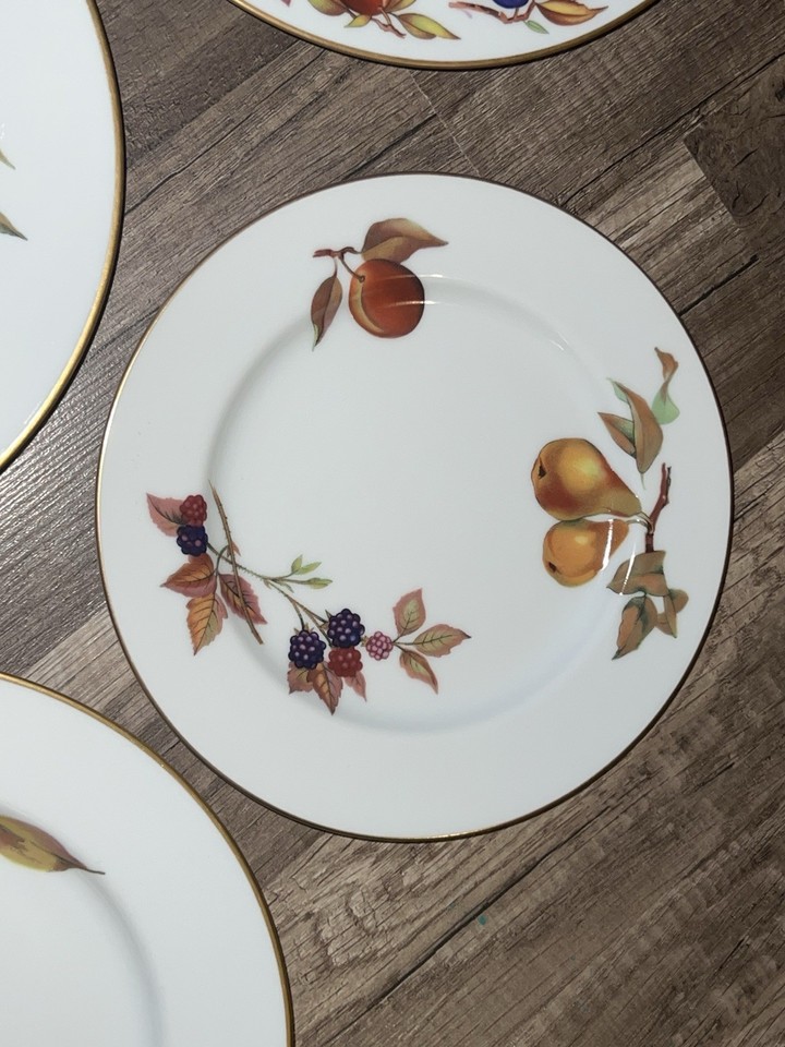 Vintage ROYAL WORCESTER EVESHAM PLATES, Berries, Pear & Gold Trim, Set ...
