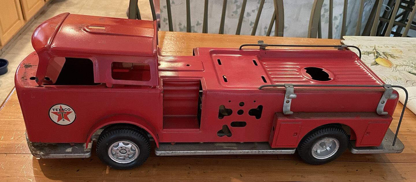 VINTAGE TOY 25" BUDDY L TEXACO FIRE CHIEF METAL FIRE TRUCK-Not Complete ...