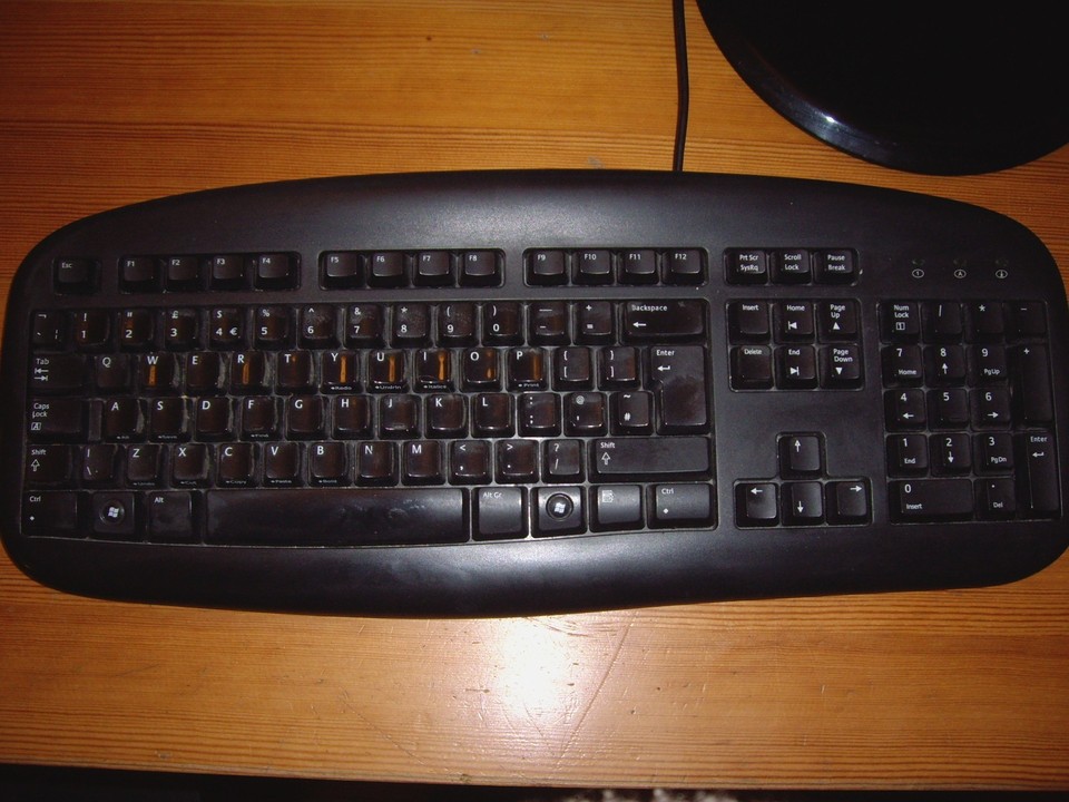 Classic Retro Desktop tower PC suite gamer etc. ( will run MS Windows ...