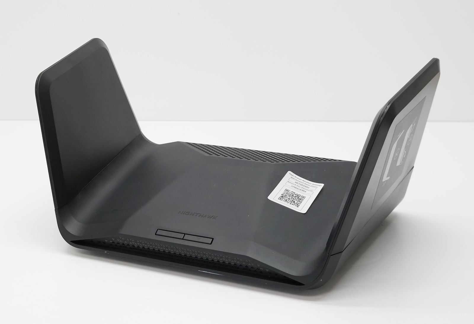 NETGEAR RAX70 Nighthawk AX6600 8-Stream Tri Band WiFi 6 Router ...