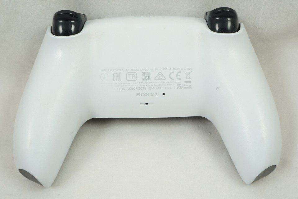 Sony PlayStation 5 PS5 DualSense Wireless Controller - White Hall ...