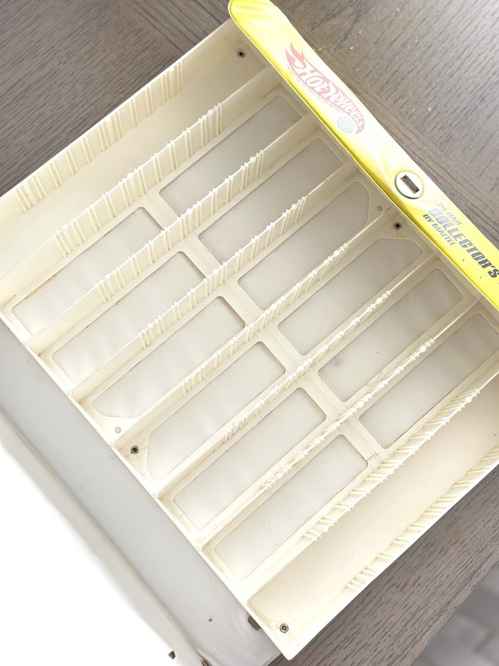 Vintage 1968 Hot Wheels 24 Car Case. Yellow | eBay