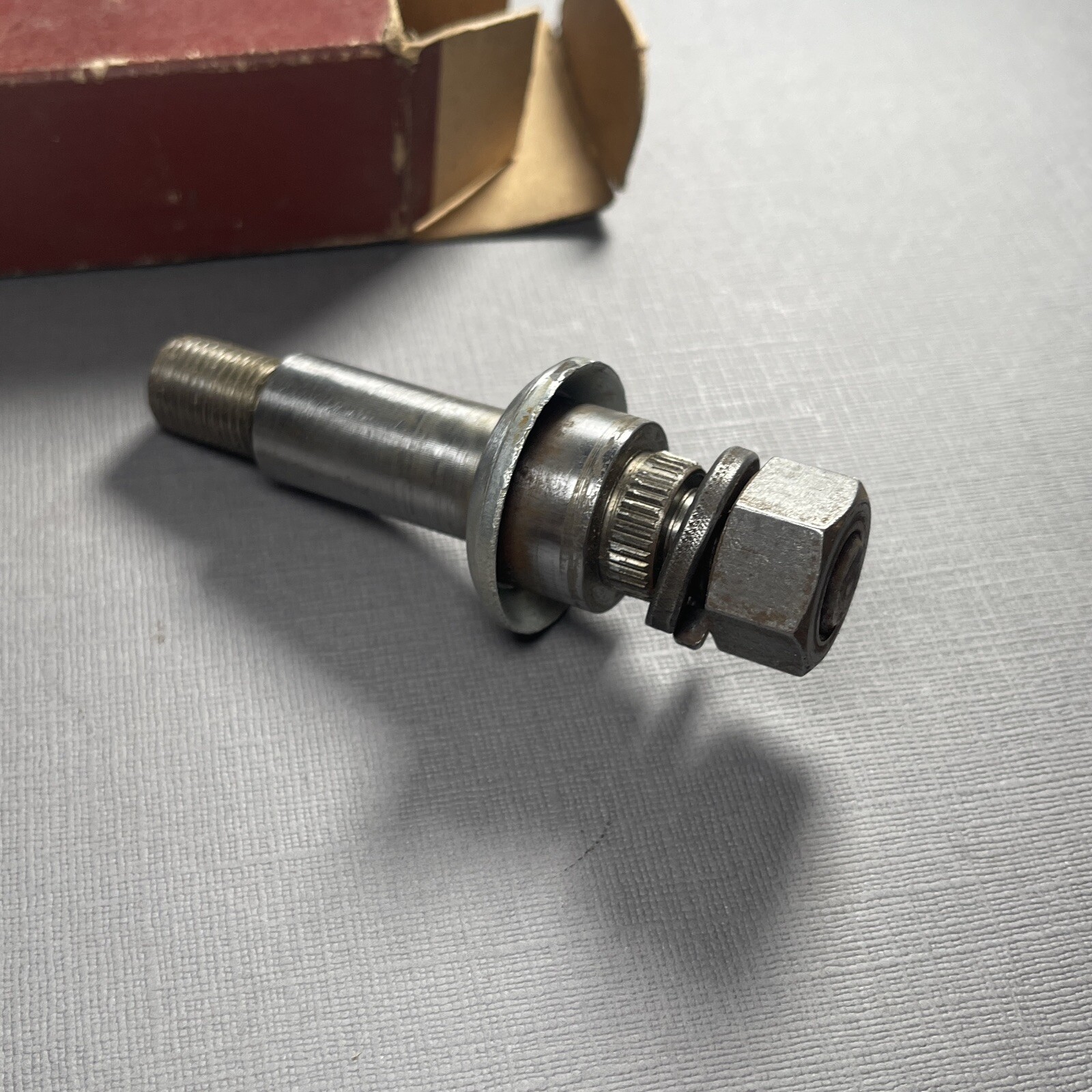 1940s-1950s Ford NOS Stud & Washer Assembly FoMoCo 8M-18165-A Original ...
