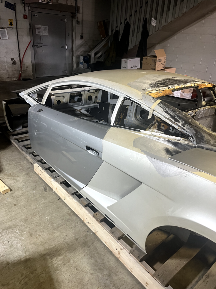 Lamborghini Gallardo Frame with hood, bumper, doors, and rear grill ...