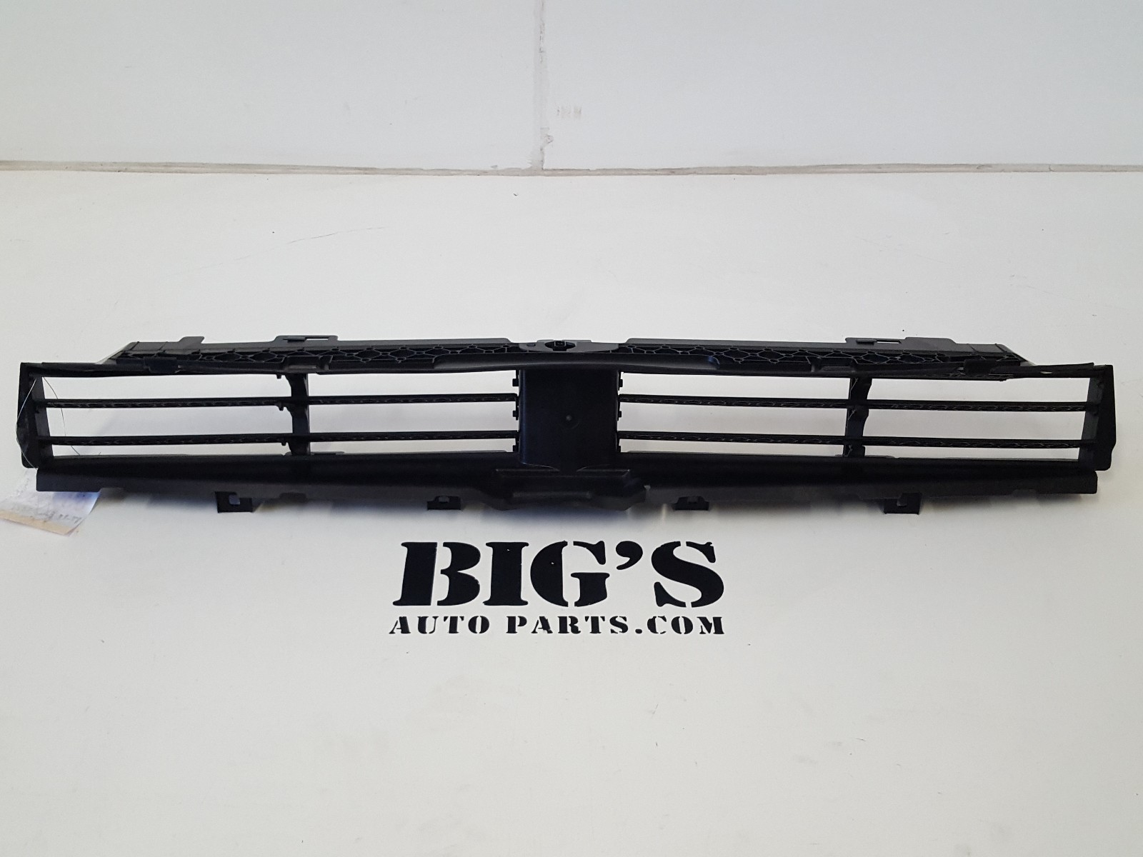 2017 2018 BMW 530i XDrive Front Bumper Lower Grille Air Shutter OEM ...