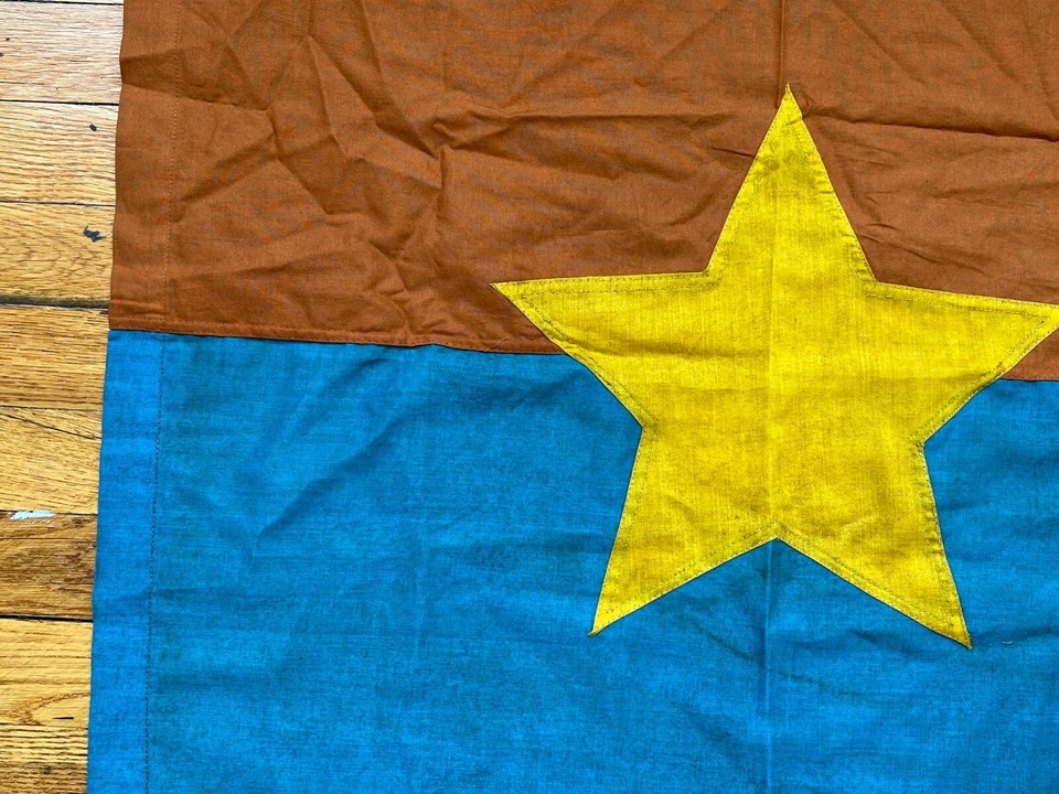 1 FLAG , 1 VC Vietcong Flag , RED FLAG W YELLOW , NVA FLAG VIET CONG ...