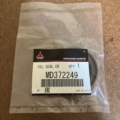 Mitsubishi MD372249 Crankshaft Oil Seal Lancer Evo CP9A Pajero OEM ...