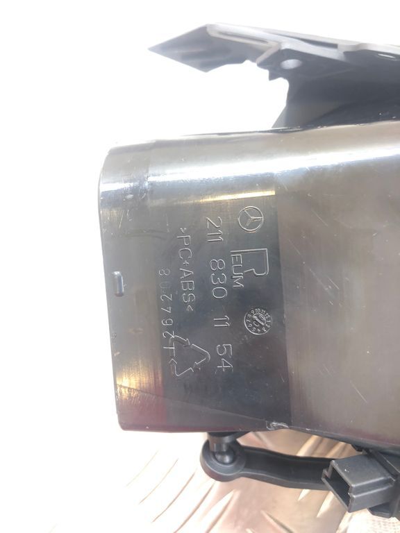 Mercedes-Benz E W211 2009 dashboard side air vent grill trim 2118301154 ...