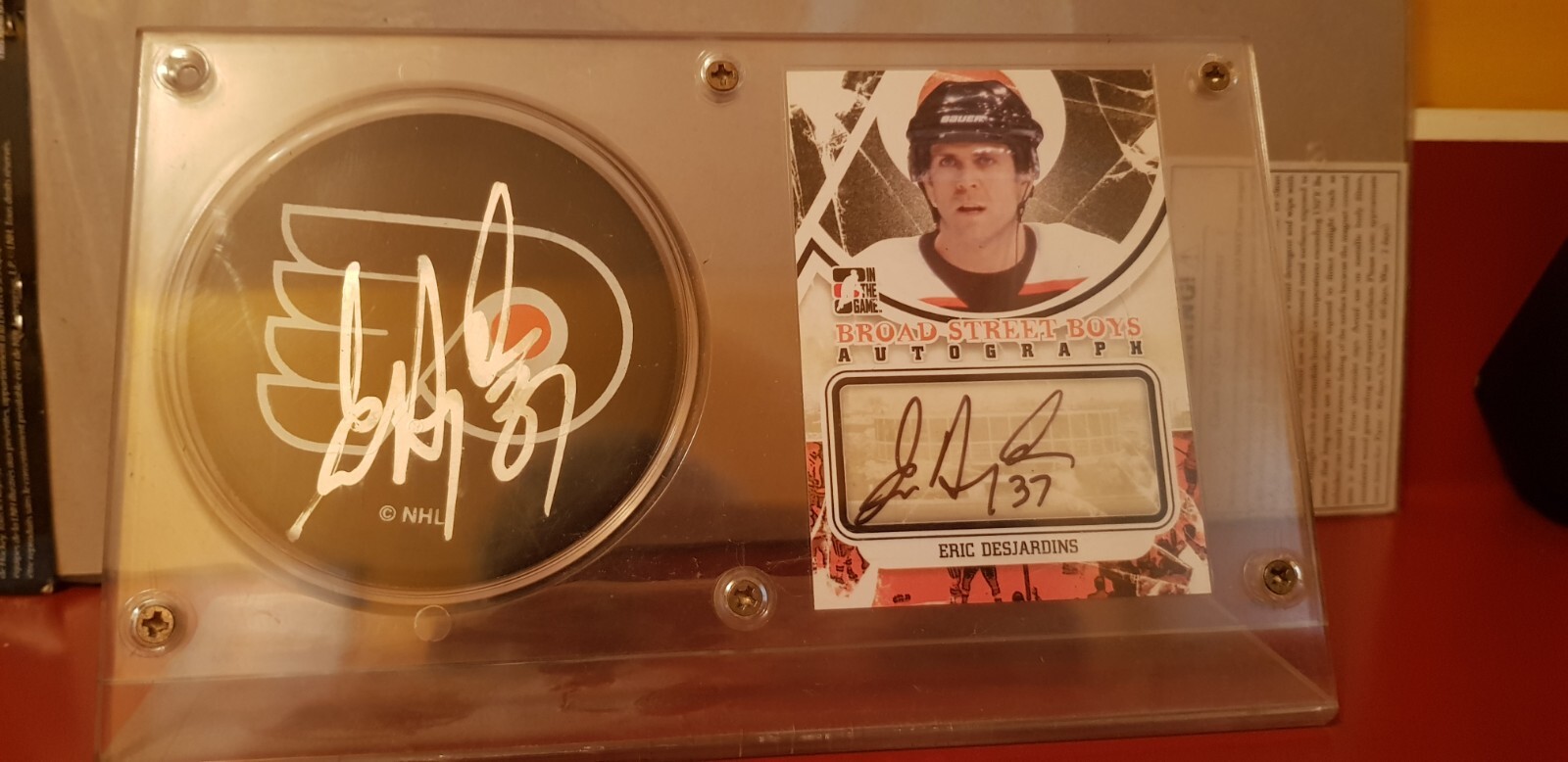 NHL Flyers autographed Eric Desjardins Puck & 2011-12 ITG Autographed ...