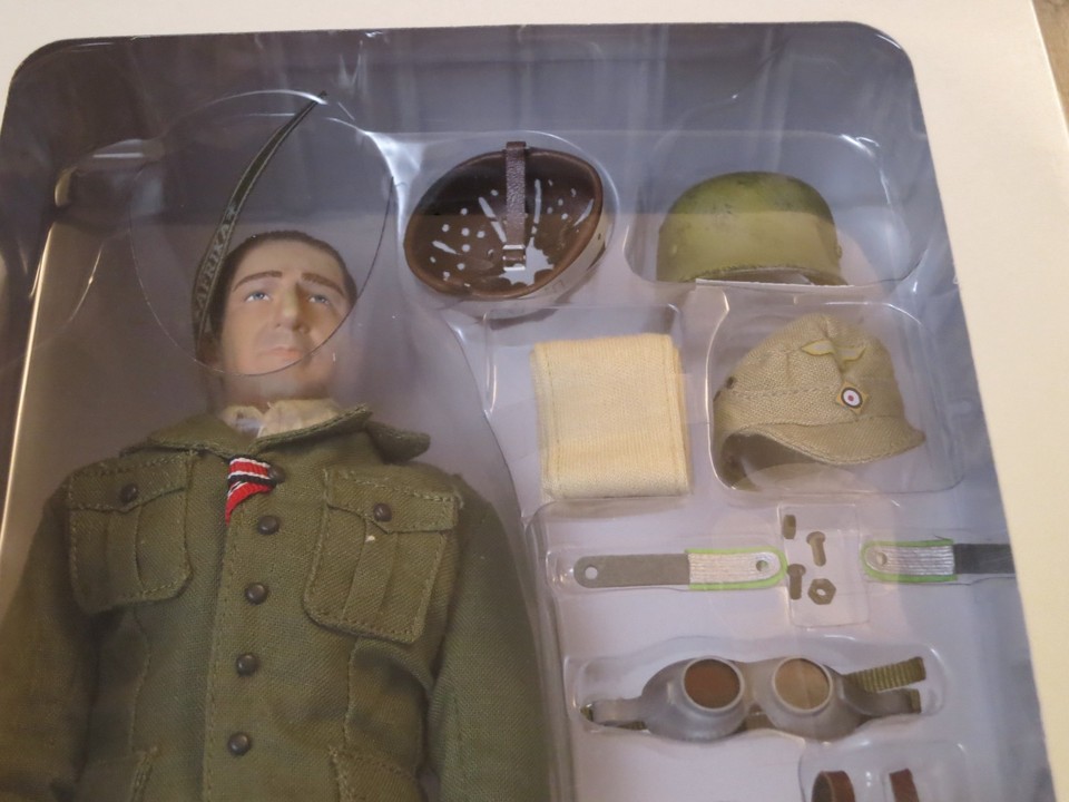 DRAGON WWII German Klaus Koenig #70395 NEW DX05 Exclusive 1/6th Action ...