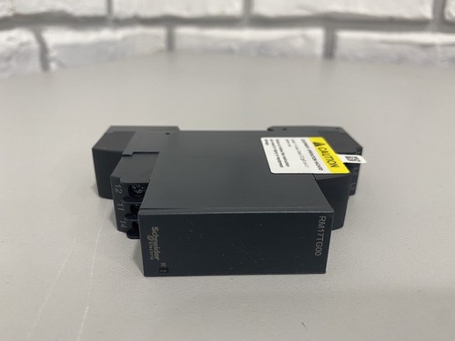 Schneider Modular 3-phase supply control relay RM17TG00 5A, 1CO, 208 ...
