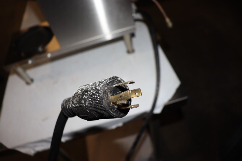 Bunn Axiom 35-2 220V Coffee Maker, 38700.0095, 120/208-240V, #3 ...