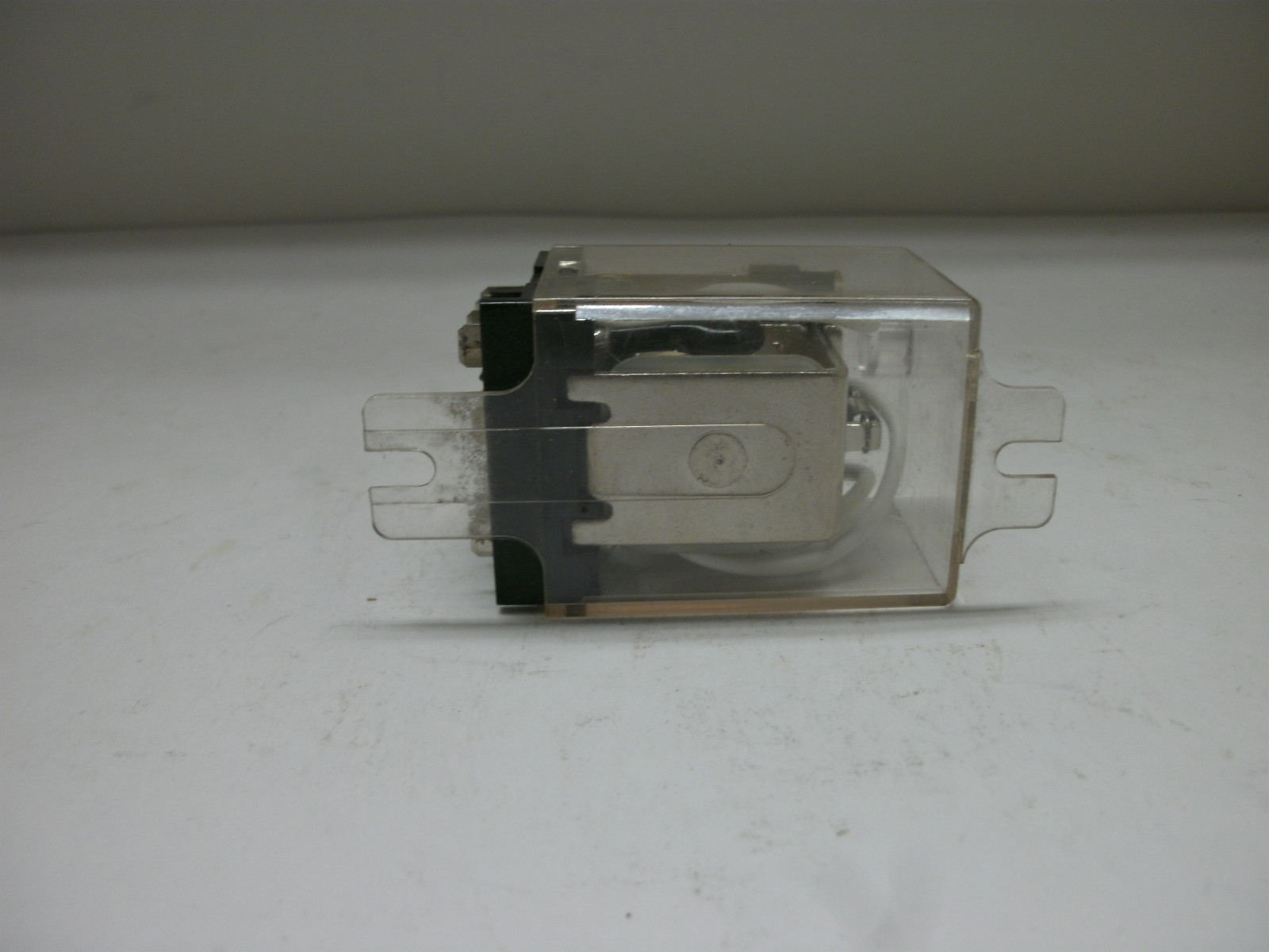 GUARDIAN ELECTRIC A410-366186-102 RELAY CONT 12A RES 240 AC 1510 SER ...