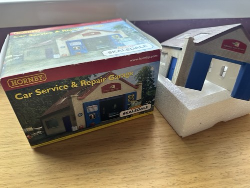 HORNBY SKALEDALE R8768 CAR SERVICE & REPAIR GARAGE boxed unused | eBay UK