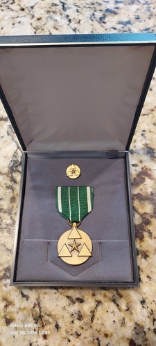 COMMANDER'S AWARD FOR CIVILIAN SERVICE MEDAL POST VIETNAM WAR WITH ...