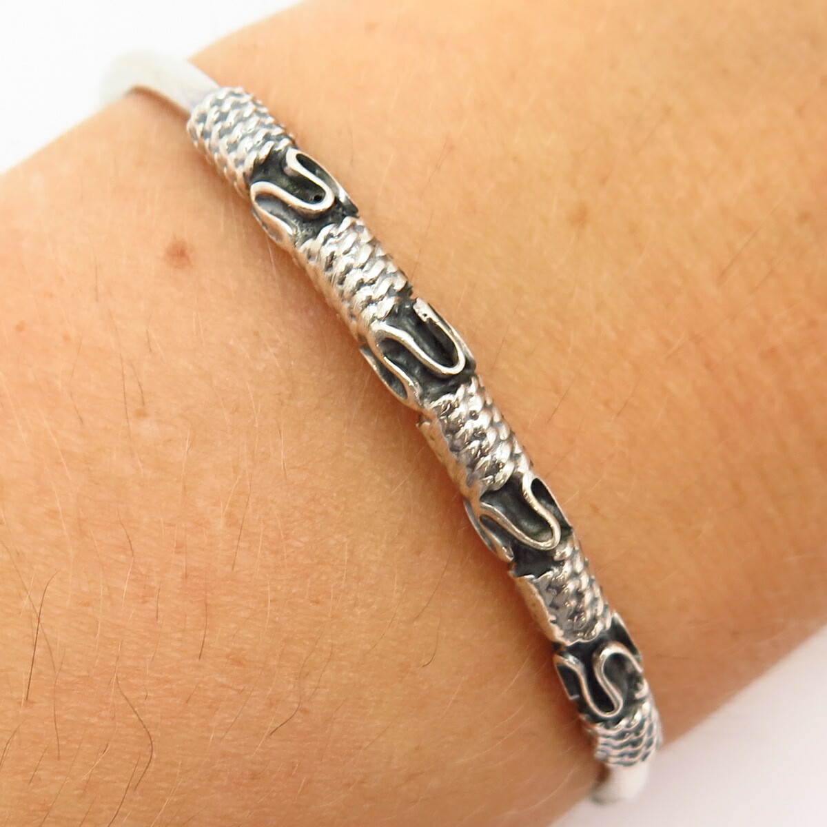 925 Sterling Silver Eternal Curve Design Cuff Bracele… - Gem