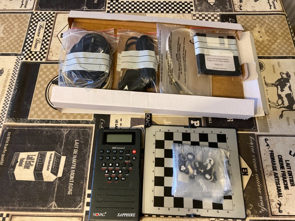 Novag Sapphire et Novag Universal Electronic Chess Board by Kittinger ...