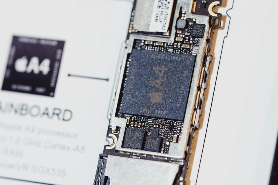 Disassembled iPhone Teardown With Frame, Deconstructed iPhone Art ...