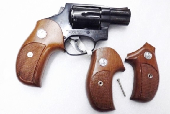 Sile Walnut Grips fit Round Rossi R352, R461, S&W 36 37 Banana type Buy ...