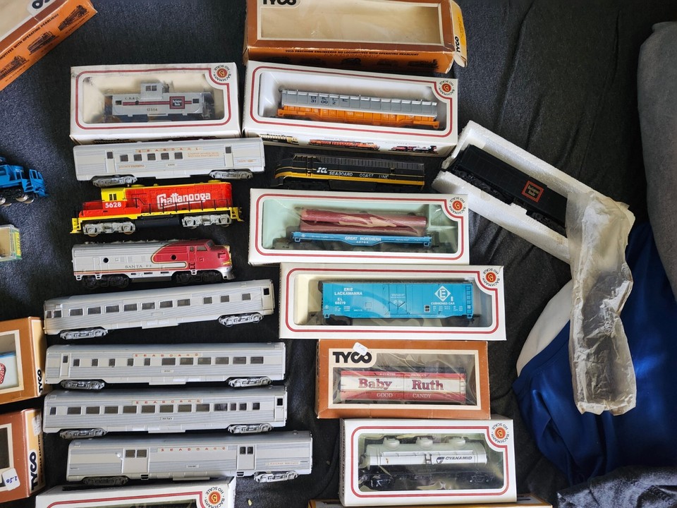 lot of mostly Tyco model trains and tracks | eBay