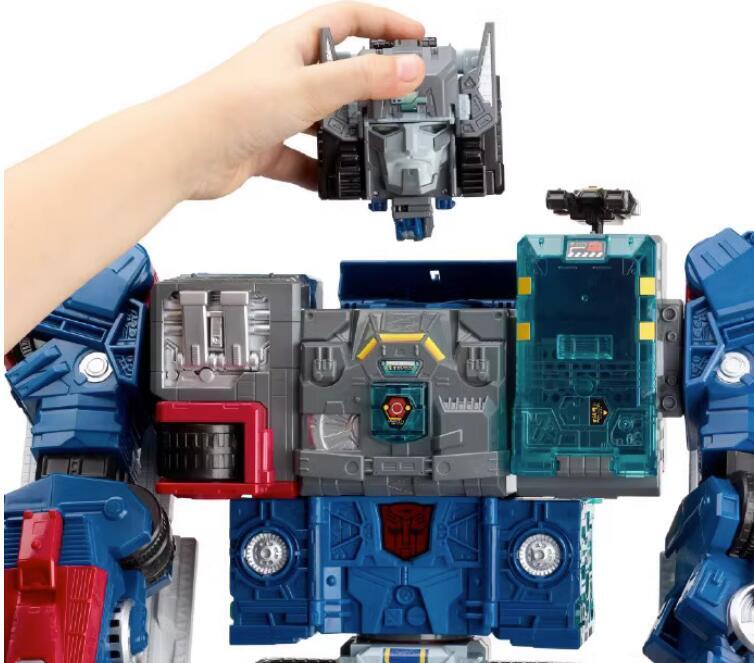 Hasbro Transformers IDW Titan Return FORTRESS MAXIMUS AUTOBOT EMISSARY ...