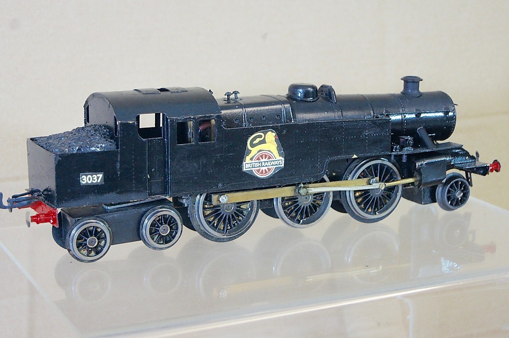 DJH ACE TRAINS O GAUGE 3 RAIL BR 2-6-4 FAIRBURN TANK LOCO 3037 BOXED ne ...