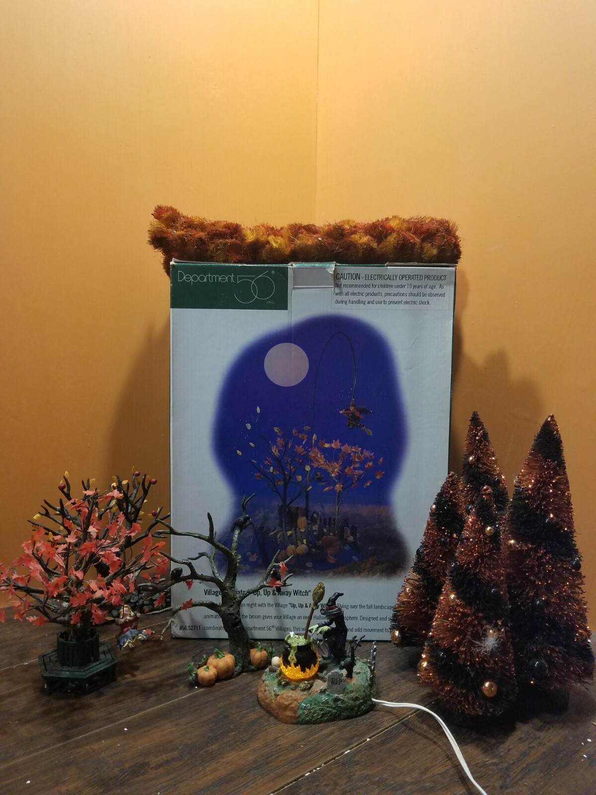 EXTRAs! Dept 56 Up Up Away Flying Hocus Pocus Witch Tree Hedge ...