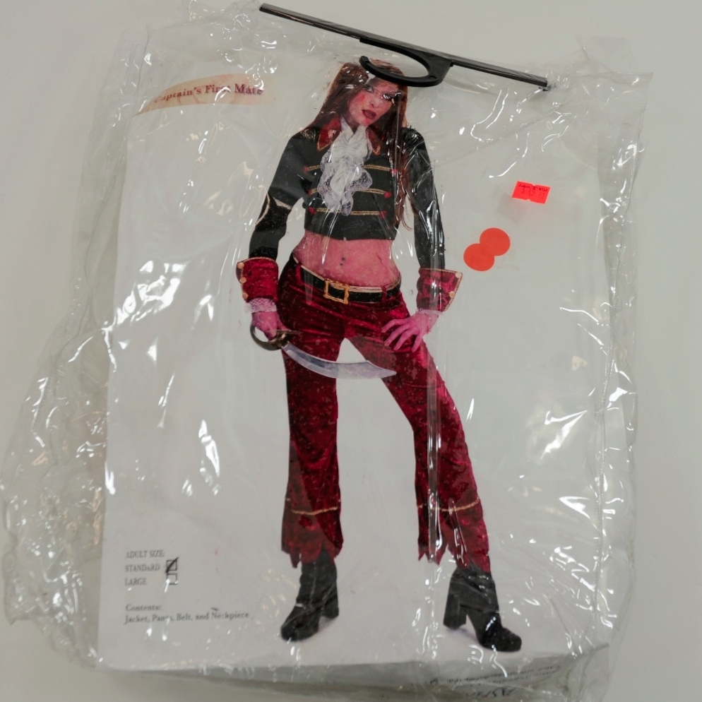 Womens Pirate Beauty Captains First Mate Standard 10-… - Gem