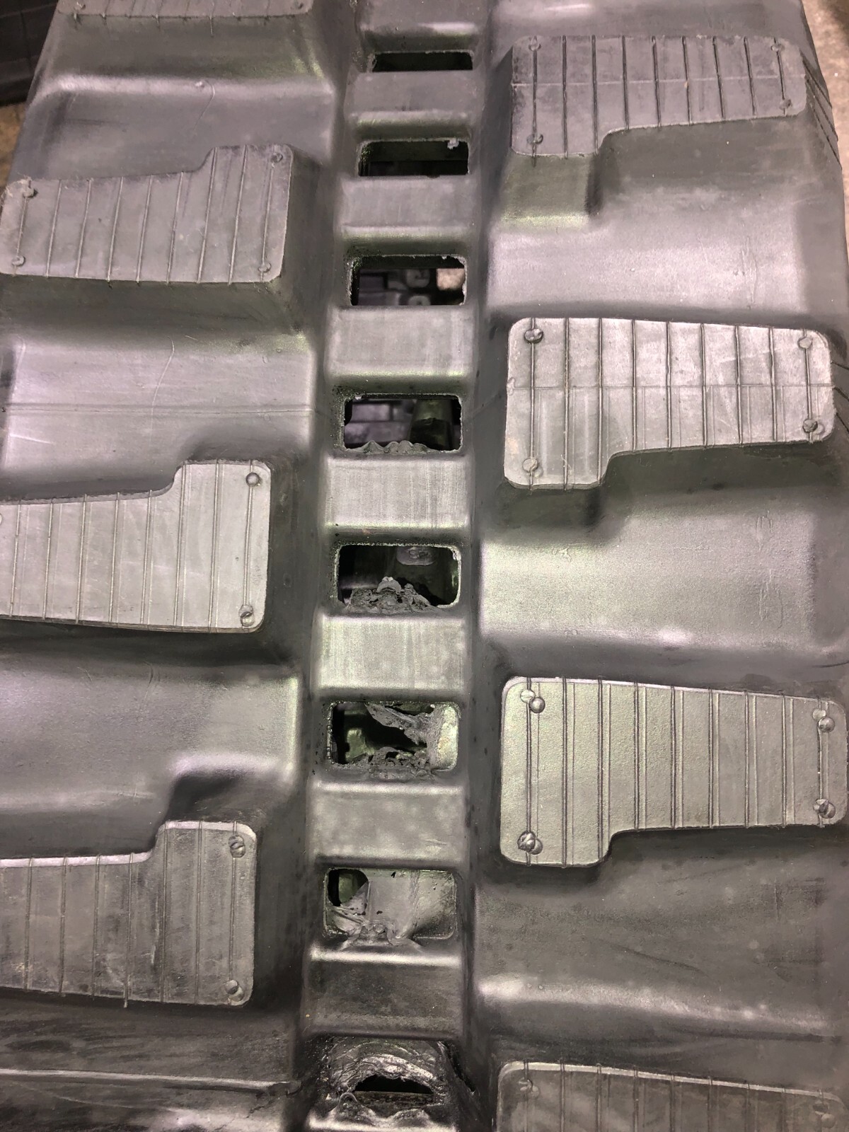 Komatsu Rubber Track PC30MR-2 PC35MR-2 300x52.5x86 30052586 1 year ...