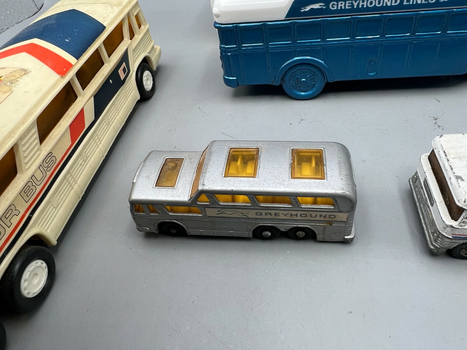 Lot of 6 Toy Buses Greyhound Lesney Hotwheels Animal Crackers Avon ...