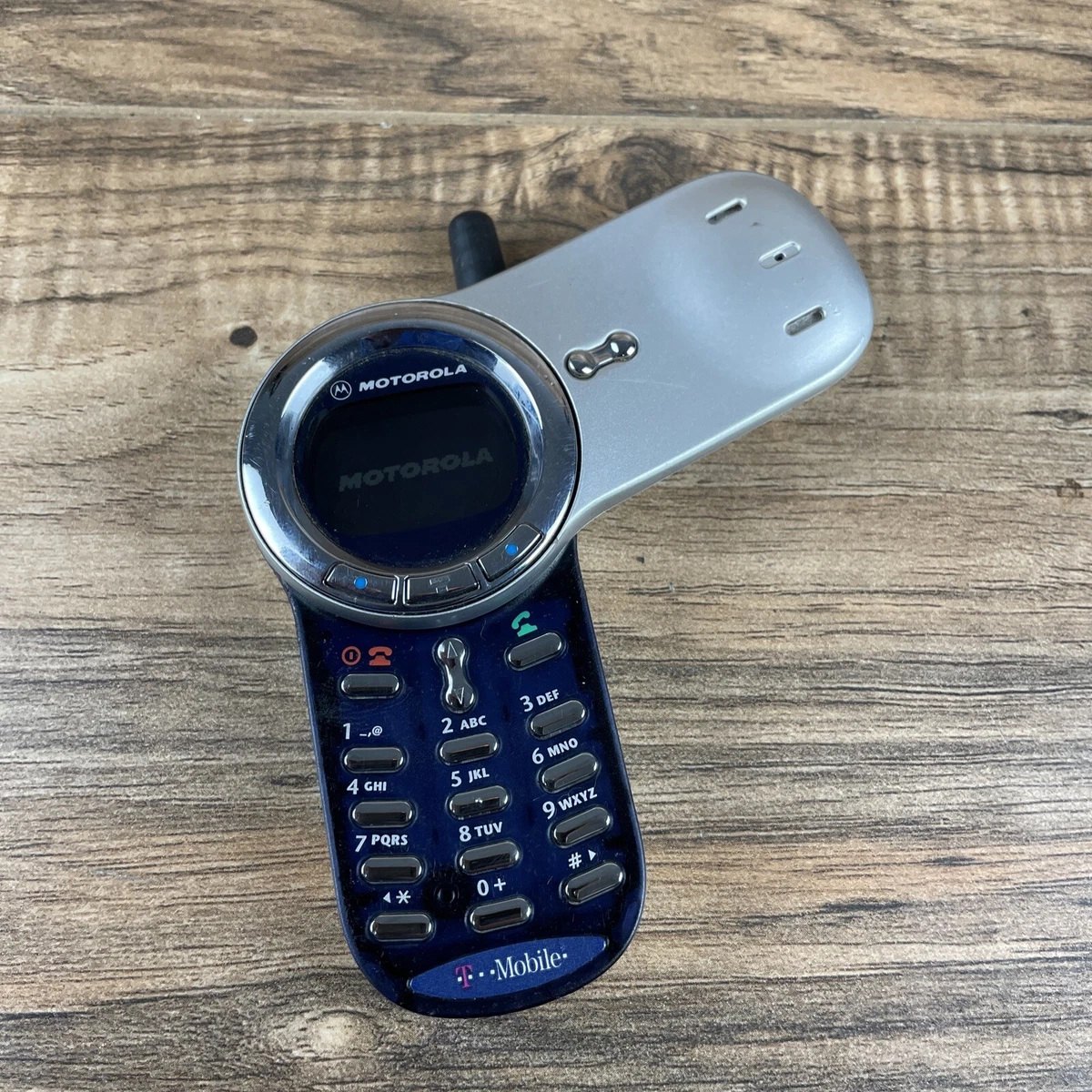 Motorola V70