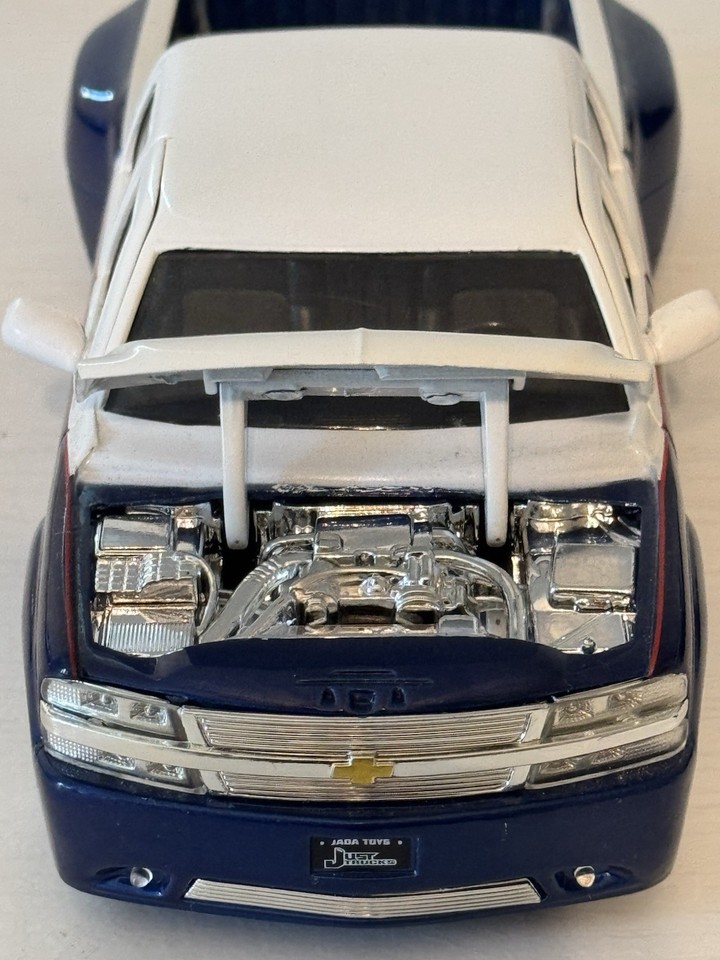 1999 CHEVROLET SILVERADO DUALLY BLUE & WHITE W/KMC WHEELS 1/24 BY JADA ...