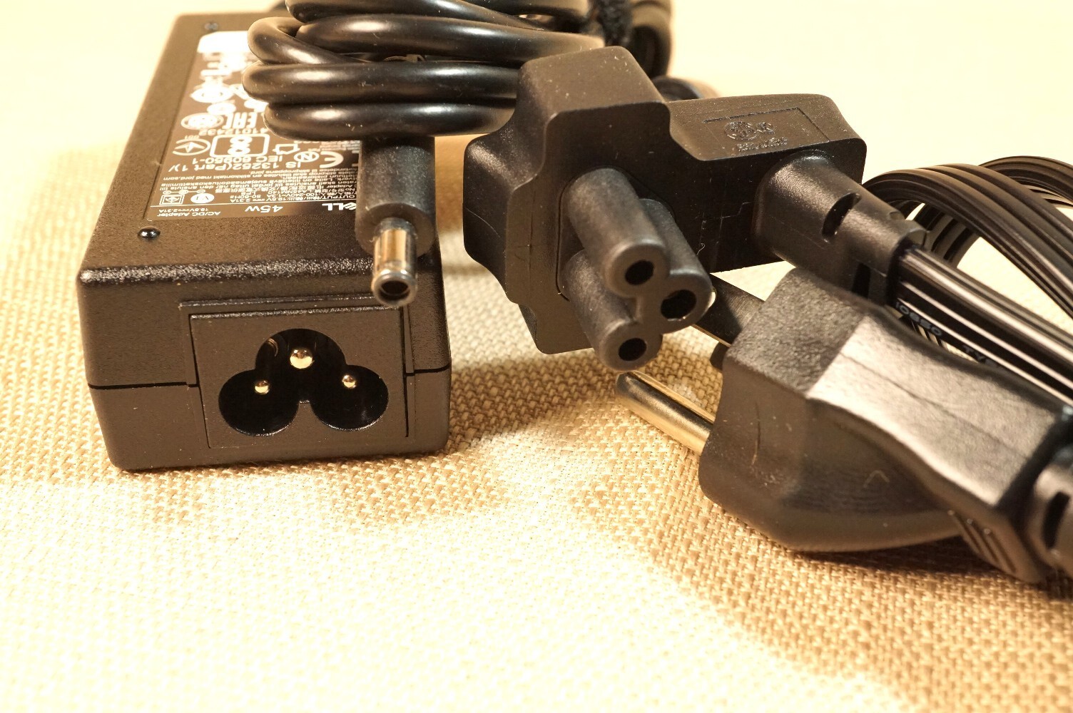 Dell 45w 4.5mm AC Adapter KXTTW 0KXTTW LA45NM140 OEM genuine original ...