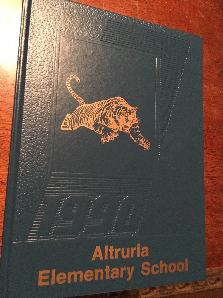 1990 Bartlett Tennessee Altruria Elementary School Yearbook | eBay