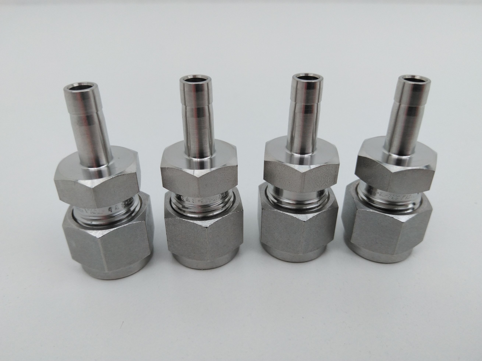 Swagelok SS-400-R-6BT SS Tube Adapter, 1/4" OD Tube x 3/8" Tube Adapter ...