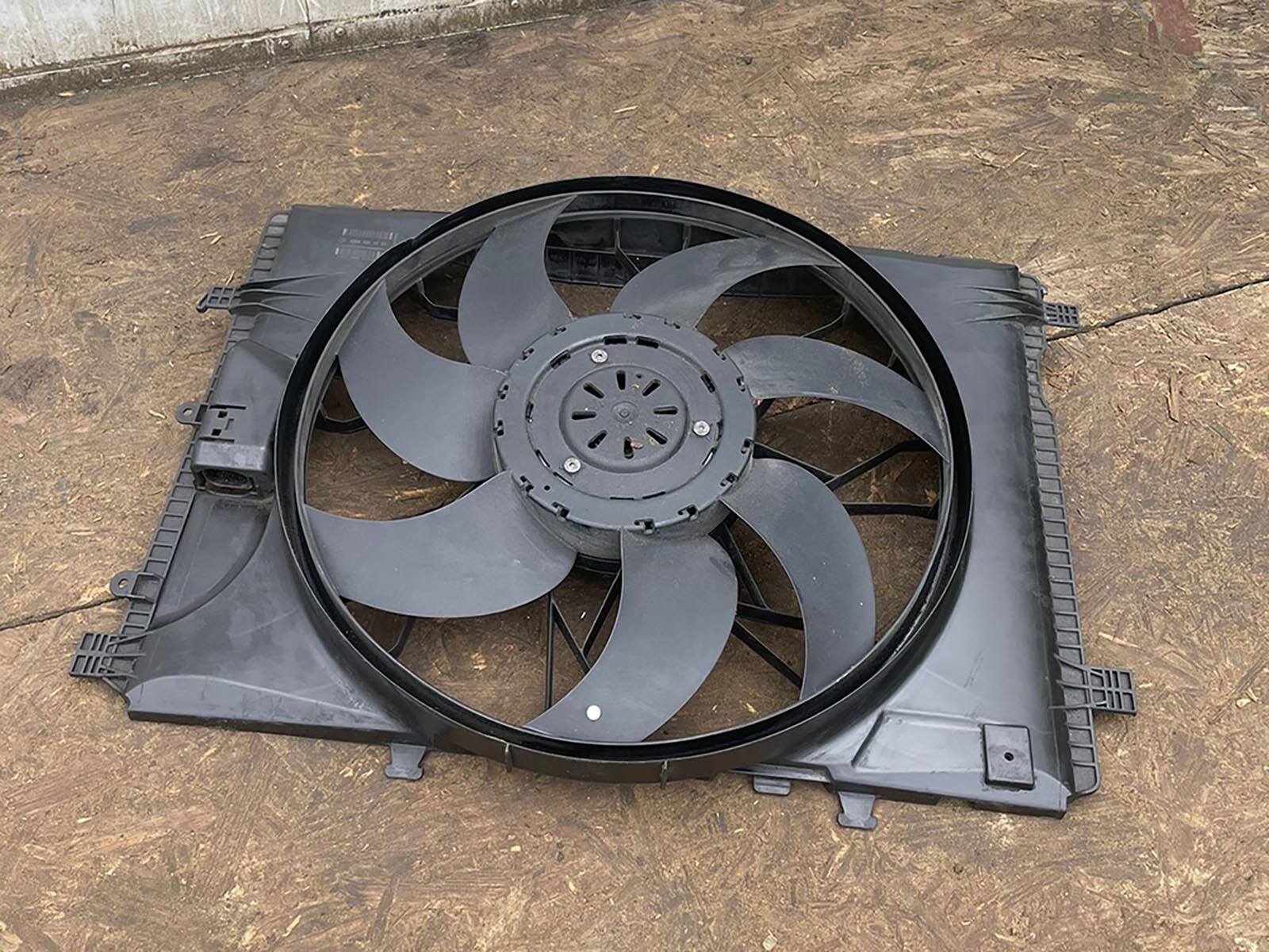 2010 - 2016 Mercees Benz E Class W212 Radiator Fan Shroud Electric ...