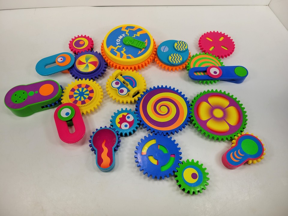 TOMY GEARATION MOTORIZED REFRIGERATOR MAGNETS - 16 PIECES WITH MOTOR ...