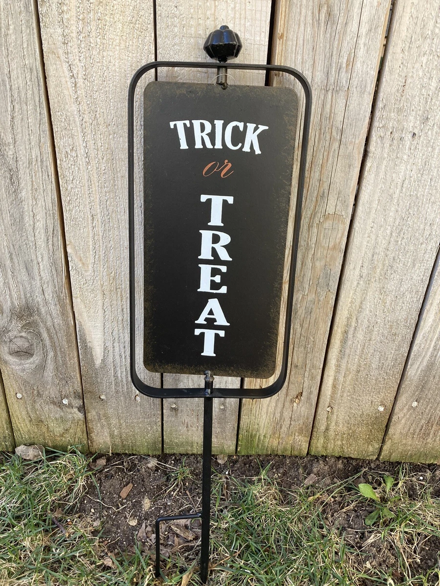 Trick Or Treat Yard Sign