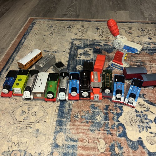 Thomas & Friends Motorized Lot Of 12 Non Working TrackMaster Tony ...
