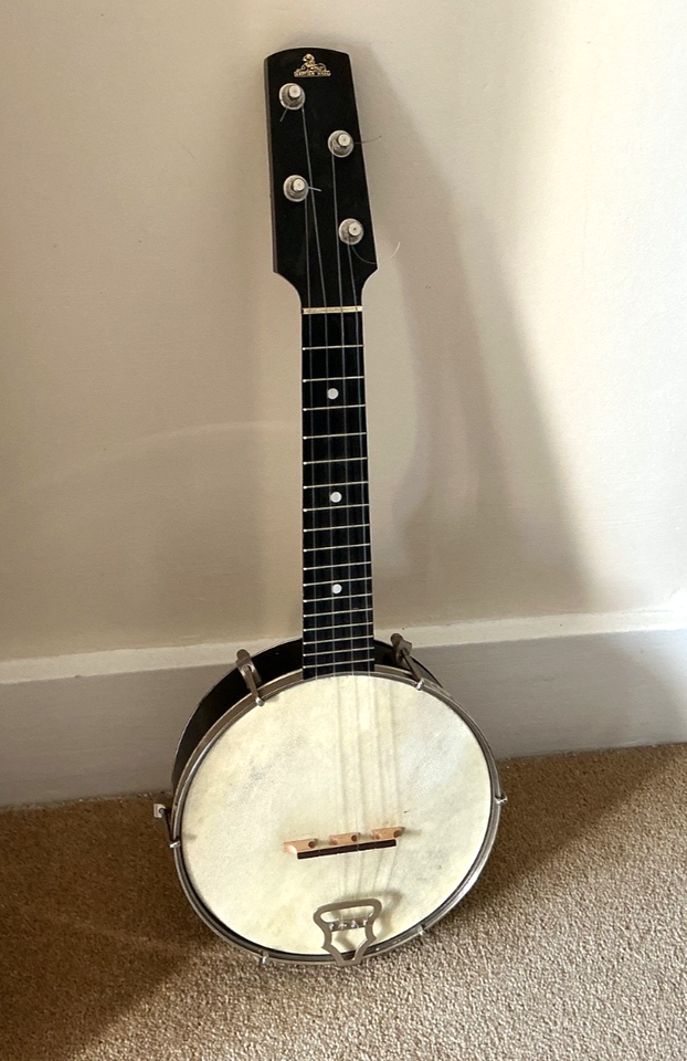Vintage Banjolele plus + original case 1930s decorated metal back 4 ...
