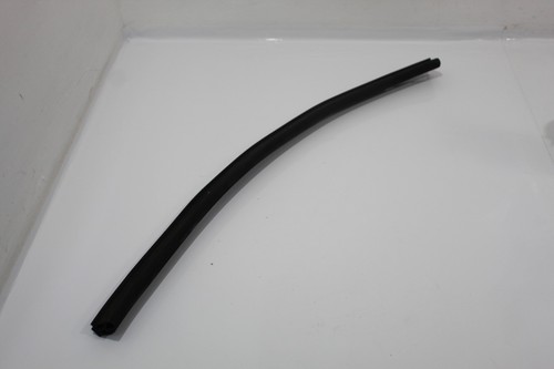 Audi Q7 4L Upper Radiator Air Guide Trim Rubber Seal 7L0121345 for sale ...