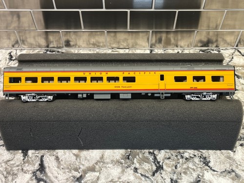 Custom Union Pacific UP Sun Valley Lounge Walthers Heritage Fleet Car ...