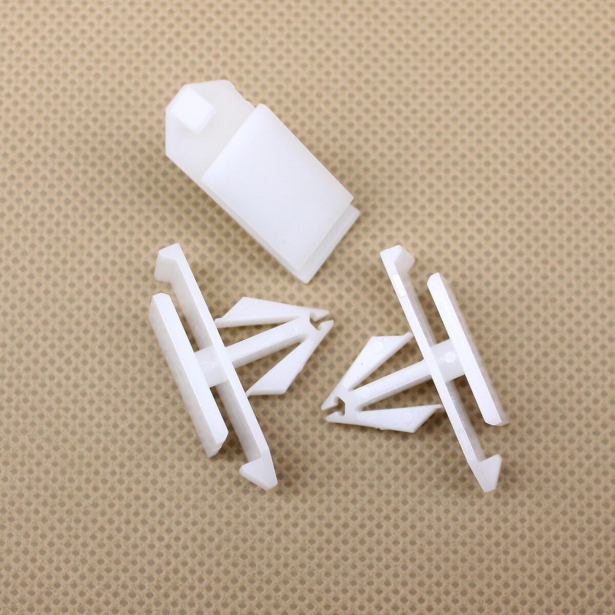 10pcs 2008-On MALIBU Rocker Moulding Nylon Clips For GM Chevy 11562563 ...