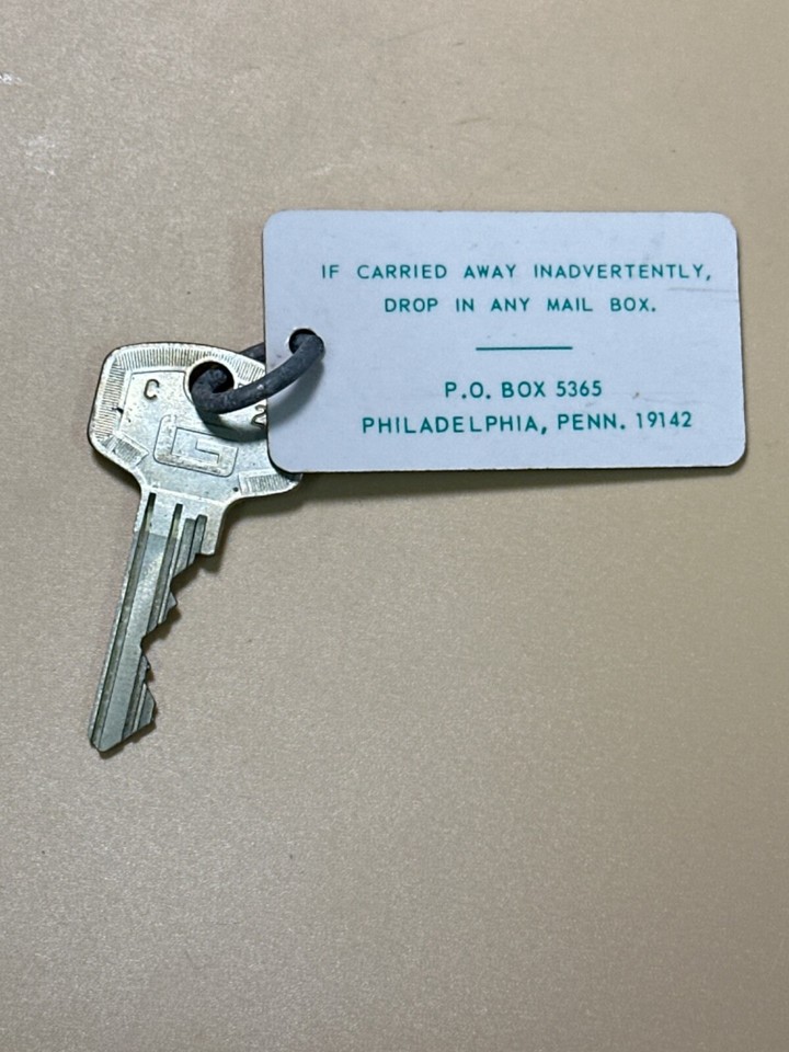 Sheraton Hotel Motel Room Key Fob & Key Philadelphia Pennsylvania #738 ...