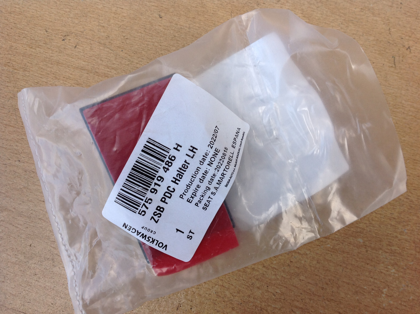 SEAT ATECA BUMPER PARKING SENSOR PDC RETAINING CLIP HOLDER BRACKET ...